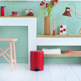 Brabantia Pedálový koš NewIcon 5L zářivě červená