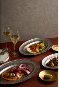 Servírovací tác z nerezové oceli 26,5x41 cm Serve – BonBistro