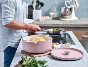 KitchenAid Litinový kastrol s poklicí růžová 22 cm / 3,3 l / litina /