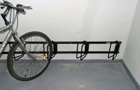 Stojan na kola na zeď s držáky na 45° jednostranný řadový KACERLE (KS-640) Počet stání: pro 6 kol, Povrchová úprava: prášková barva (černá struktura)