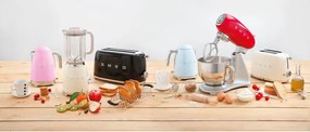 Světle modrá rychlovarná konvice 1,7 l 50's Retro Style – SMEG