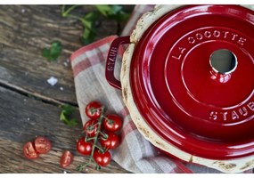 Staub Cocotte hrnec kulatý 24 cm/3,8 l višňová, 1102406