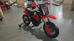 AIYAPLAY Elektrická dětská motorka 12 V se 2 odnímatelnými pomocnými koly, 2 motory, zadní odpružení, hudba, 3 km/h, 3-6 let, červená