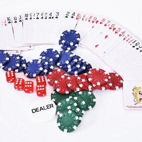 Sada pokerových kufříků HOMCOM s 300 žetony, 2 balíčky karet a 5 kostkami v hliníkovém kufříku, ideální pro kasinové večery, 38x20,5x6,5cm