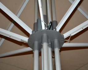 Doppler GOLIATH zahradní slunečník 500 x 500 cm zelená