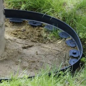 Zahradní plastový obrubník 40mm, 10m s kolíky Gardlov 24561