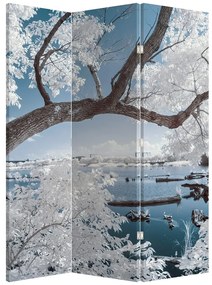 Paraván - Zasněžený strom u vody (126x170 cm)