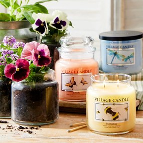 Village Candle – vonná svíčka Bumblebee (Čmelák), 389 g