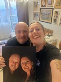Foto obraz z vlastní fotky na plátno – Dramatický studiový portrét