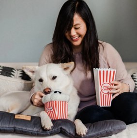 P.L.A.Y. Hračka pro psy Popcorn (P.L.A.Y. Hračka pro psy Popcorn)