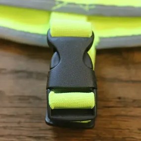 Tractive neonová reflexní vesta pro psy s kapsou pro GPS zelená - veli