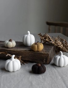 Podzimní dekorace dýně Hagsvik White 6 cm Storefactory Scandinavia