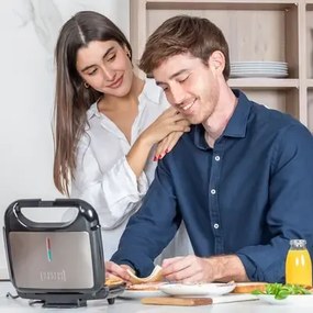 Black+Decker BXSA753E černá, nerez / Sendvičovač / 750 W / 2 sendviče