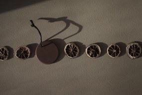 Keramická vánoční ozdoba Round Maroon DBKD