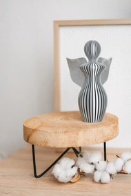 ANDĚL CARO - Designová soška ve tvaru anděla, s jemným vzorem, šedá