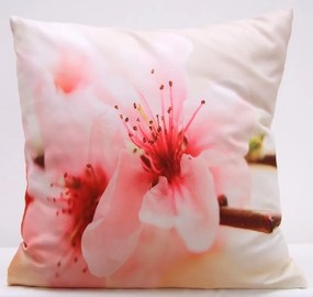 Krémový povlak na polštář s motivem růžového květu