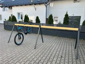 Stojan na kolo za sedlo se dřevěným nosníkem KACERLE KS-910 - 2 m Délka stojanu: 2 m, Povrchová úprava nohou: prášková barva (antracit), Druh dřeva: dubové dřevo