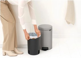 Světle šedý nášlapný ocelový odpadkový koš 12 l NewIcon – Brabantia