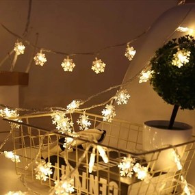 Vánoční LED světelný řetěz se sněhovými vločkami SLUMI