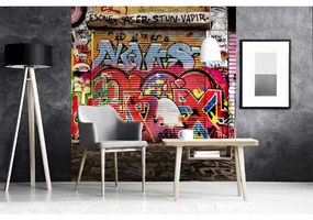 DIMEX | Vliesová fototapeta na zeď Ulice s graffiti MS-3-0321 | 225 x 250 cm | vícebarevná