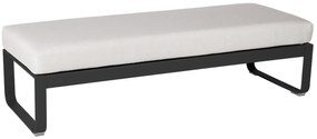 Bílá čalouněná lavice Fermob Bellevie 148 cm s antracitovou podnoží
