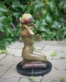 Vídeňský bronz socha soška Nahá žena s náhrdelníkem