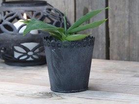Plechový obal na květiny Lace, černá barva, kov 11cmx12cm