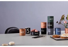 Černý porcelánový hrnek 300 ml Hello – Design Letters