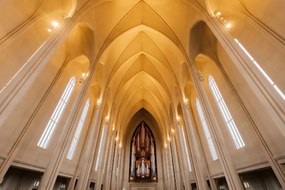 DIMEX | Vliesová fototapeta Kostel Hallgrímskirkja MS-5-0948 | 375 x 250 cm| bílá, béžová