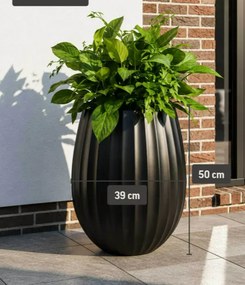 Designový květináč BALAO , sklolaminát, 50x39 cm, černá