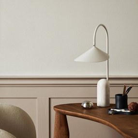 FERM LIVING Stolní lampa Arum, Cashmere