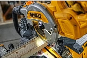 Aku pokosová pila DeWALT DCS777T2-QW, 2x FLEXVOLT 6,0Ah (063827)