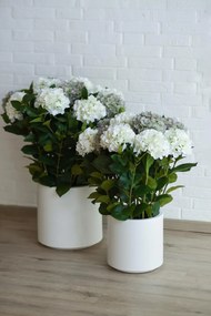 Umělá hortenzie HYDRANGEA v bílém květináči, výška 90 cm, modro-bílá