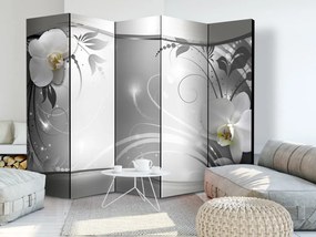Pokojová zástěna Stříbrná abstrakce II - orchideje na stříbrném pozadí s ornamenty