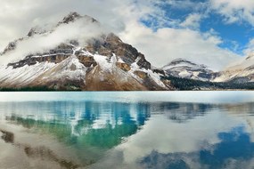 Samolepící fototapeta jezero poblíž nádherné hory - 450x300 cm