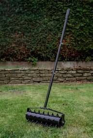 IQ Garden Vertikutační válec 33 hrotů - černý 326688