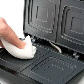 Black+Decker BXSA753E černá, nerez / Sendvičovač / 750 W / 2 sendviče
