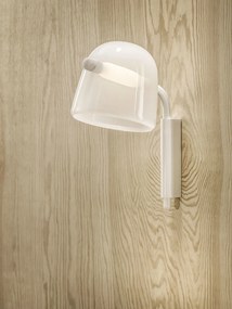 Nástěnná lampa Brokis Mona medium Wall PC970, 5000K Kabel: Textilní bílý, Povrch Montury: Bílý matný komaxit, Barva skla: Šedá kouřová - transparentní sklo