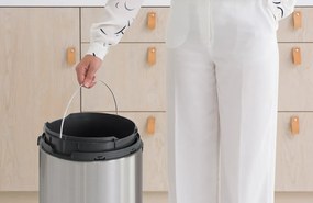 Brabantia Touch Bin NEW 30L metalická šedá