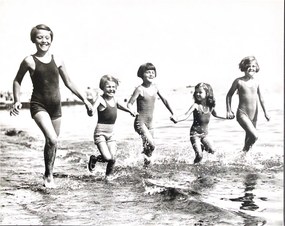 Postershop Obrazová reprodukce: Anonyme - Children on the beach - 24x30cm