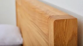 Postel Postelia STONE Buk 200x200 - Dřevěná postel z masivu, bukové dvoulůžko o šíři masivu 8 cm
