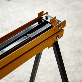 Pracovní kozlík HOMCOM skládací ocelový kozlík s protiskluzovou úpravou v oranžové a černé barvě 99,5 x 50 x 78 cm s nosností 125 kg