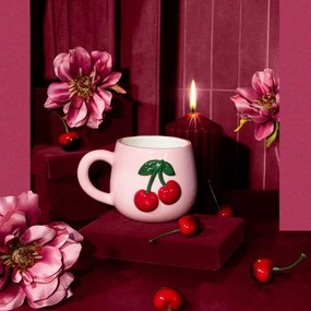 Světle růžový hrnek Cherry – Sass &amp; Belle