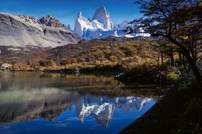 DIMEX | Samolepicí vliesová fototapeta na zeď Jezero v Patagonii MA-5-3060 | 375 x 250 cm | modrá, bílá, šedá