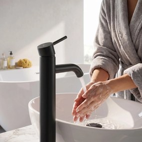Vysoká umyvadlová baterie VERTI matná černá