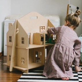 Dětský dřevěný domeček pro panenky