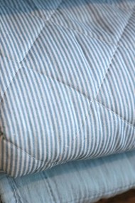 Bílo-modrý pruhovaný bavlněný přehoz Aix Quilt - 130*180 cm