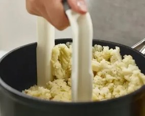 Joseph Joseph Easy-Mash šťouchadlo na brambory / plast / Bez BPA / bíl