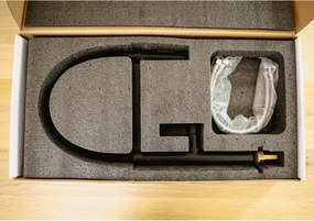 Gamma Mega, vysoká kuchyňská baterie s elastickým ramenem a sprškou, černá matná, GMA-BFL-BK