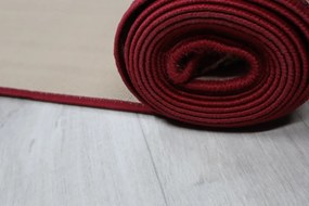Associated Weavers, Protiskluzový běhoun na míru Inca 30, šíře 100 cm, červená, chodba / předsíň